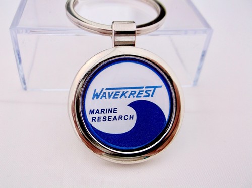 JAMES BOND 007 MILTON KREST'S WAVEKREST VESSEL BADGE KEY FOB KEYRING ...