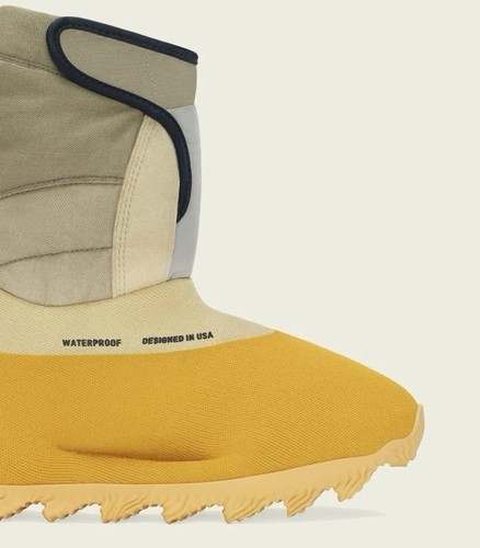 yeezy knit runner sulfur Boot Size 12 Brand New Untouched | eBay
