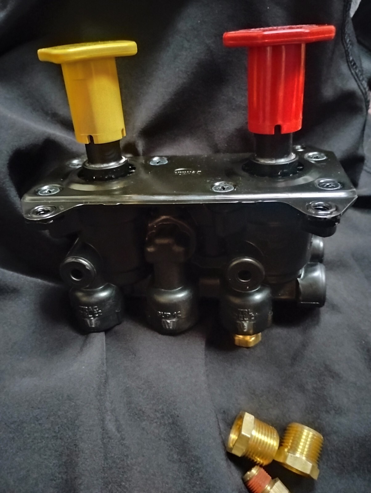 Bendix Air Brake Valve Controller 909598 for sale online | eBay