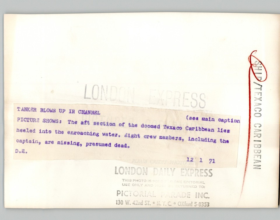 US TANKER 'Texaco Caribbean' SINKS After Collision VINTAGE 1971 Press ...