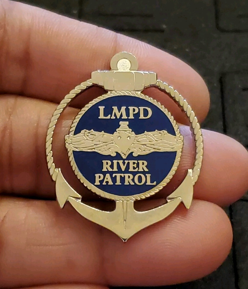 Louisville Police Badge Collectors Badges Auctions Old Louisville