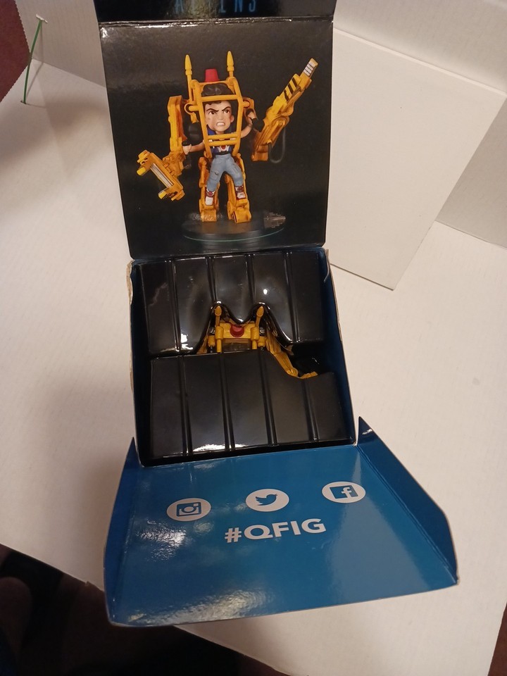 Q Fig Aliens Ellen Ripley With Power Loader Collectible Statue ...