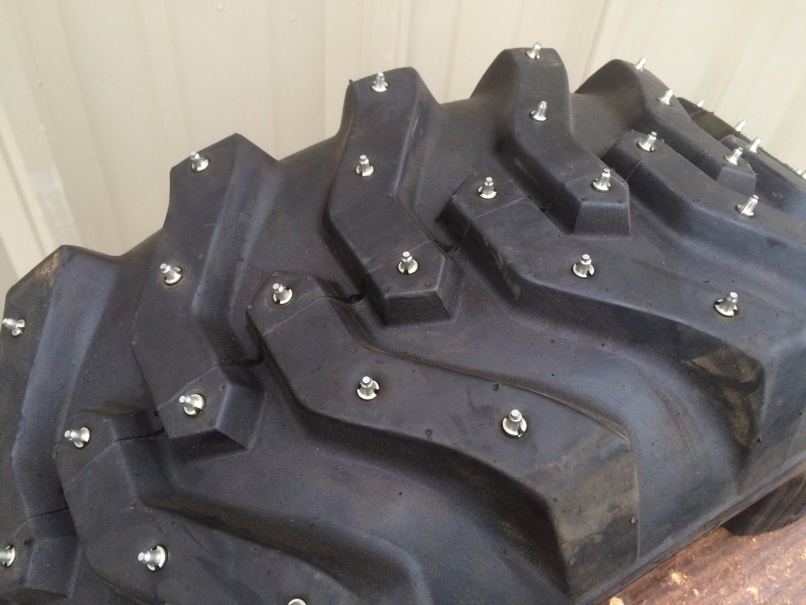 Tractor Loader Rubber Tire Studs Gripstuds Skid Steer 1910T Grip Studs 150p tool | eBay