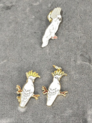 NEW Yellow Crested Cockatoo parrot charm, Hat Pin & pin NOS *Q | eBay