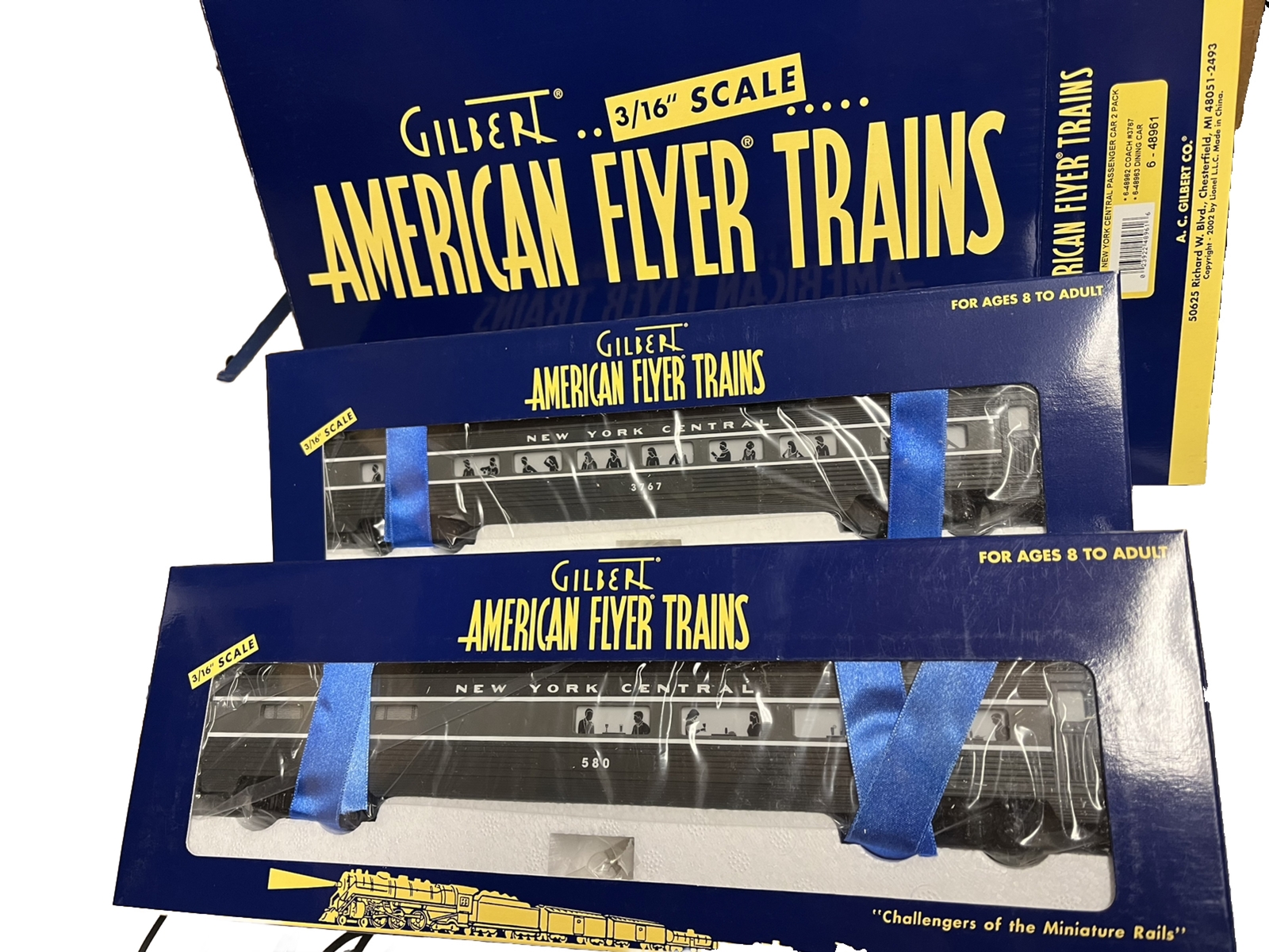 NYC Streamliner Passenger Car 2 Pack #489621. Includes 48962 & 48963 ...