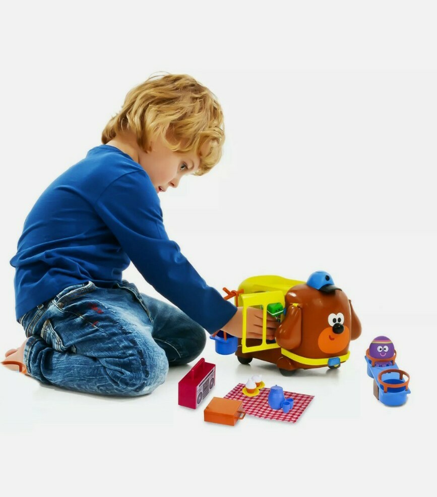 Hey Duggee Bus, Park and Picnic Playset - Children's Duggee Adventure ...