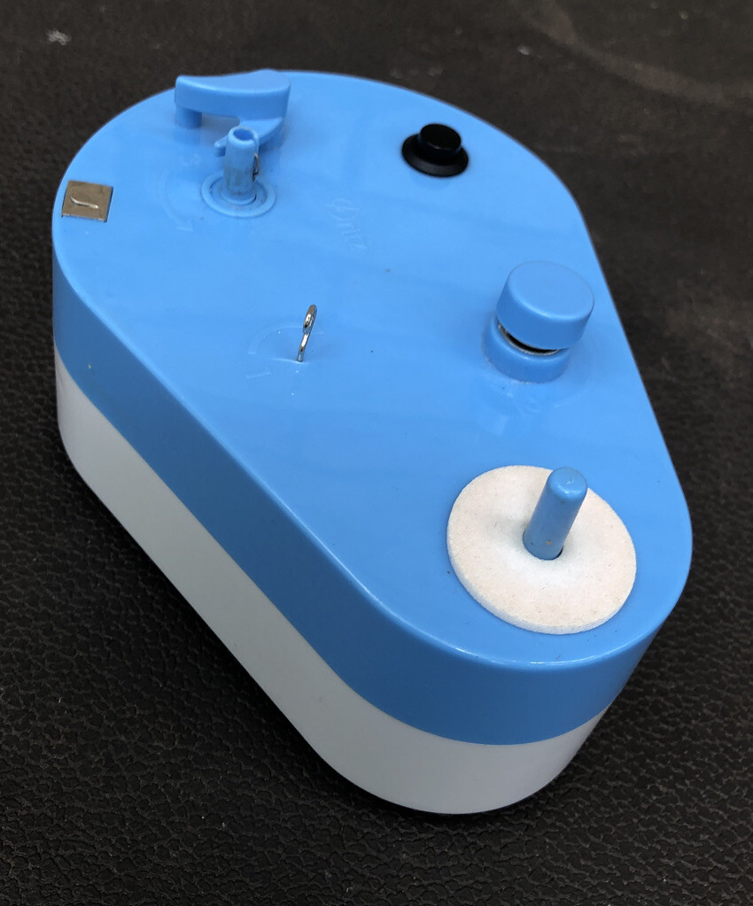 Better Bobbin Thread Winder by Devidoir Dritz AC or Battery Operated w ...