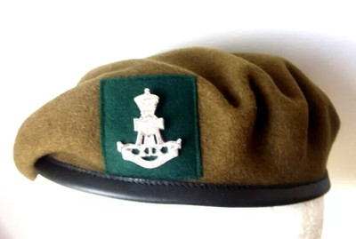 THE GREEN HOWARDS BERET & A/A CAP BADGE VETERAN BRITISH ARMY | eBay UK