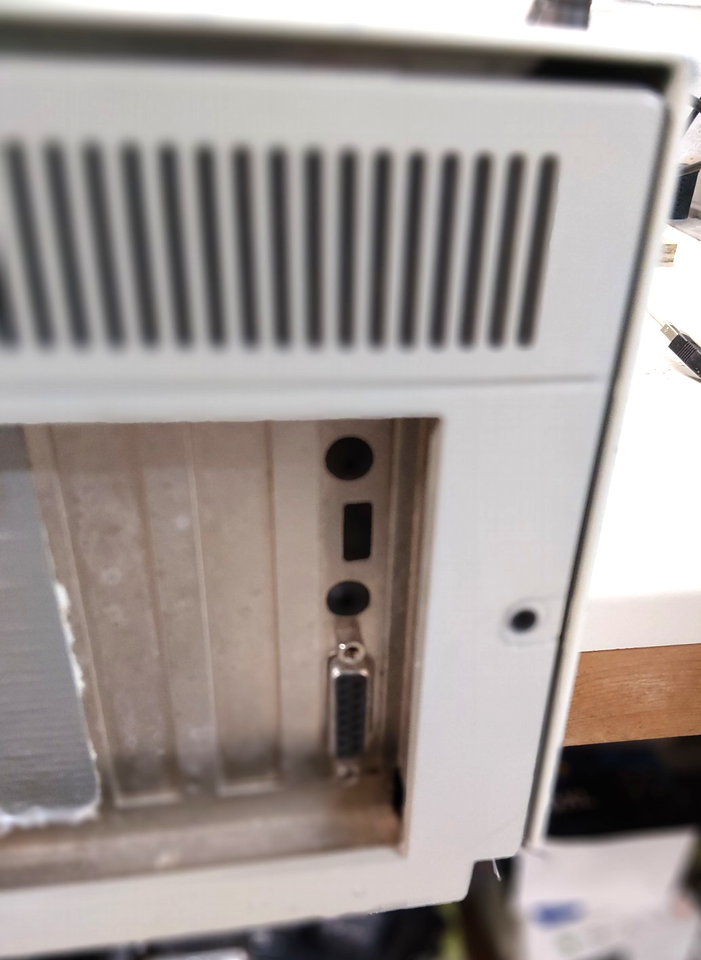 Vintage AST Advantage! Pro Multimedia PC Intel 486SX/33 - NO HDD / 4MB ...