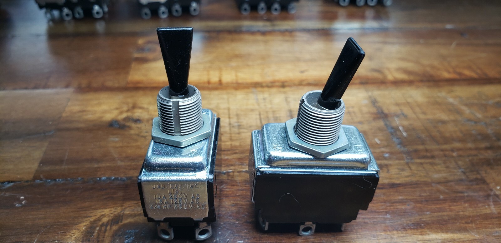 UND. LAB INC. 2 Position TOGGLE 10A/250AC 15A/125VAC 3/4HP/250VAC Lot ...