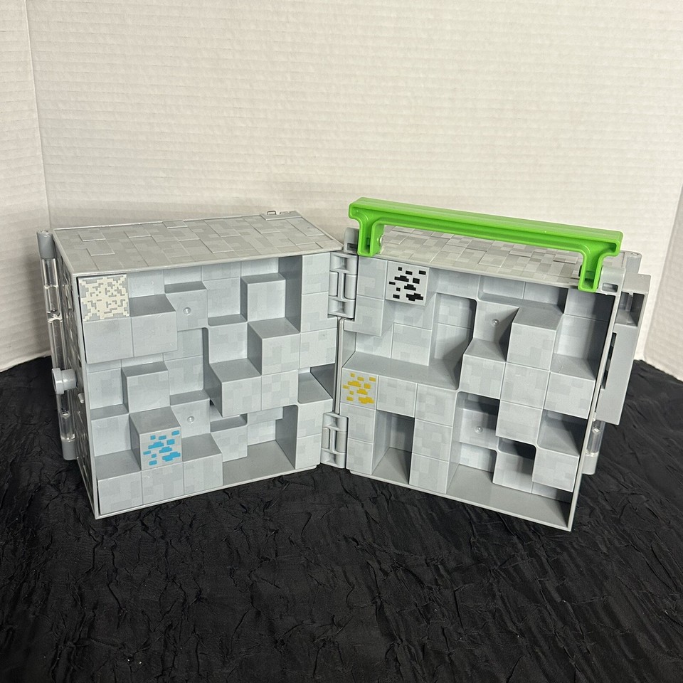 Minecraft Mini Figure Storage Cube Box Holds 32 Figures-Zombie & Mini ...