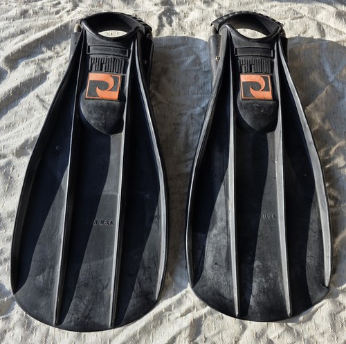 Vintage Farallon Dive Fins Springed Heel Tear In Left Fin Made In U.S.A ...