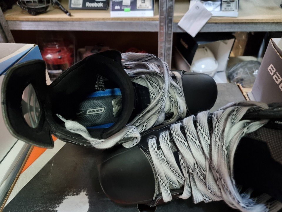 NEW NIKE BAUER SUPREME ONE90 HOCKEY SKATES 9.5D. Not baked or sharpened ...