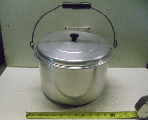 OLD VINTAGE Aluminum Ware Pot with Lid Walker 11" wide 7" deep | eBay