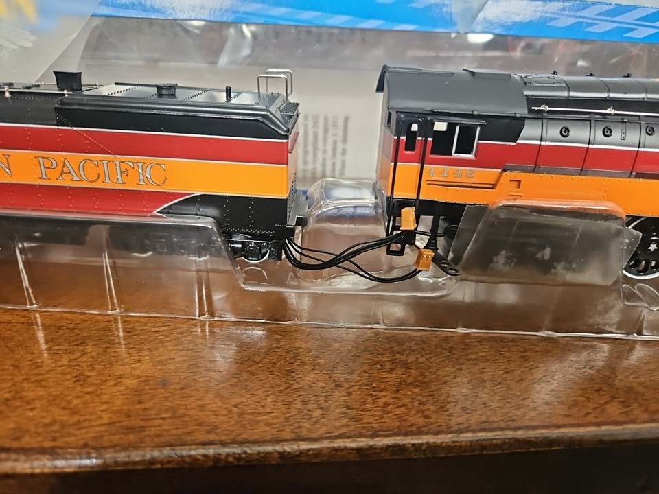 Bachmann 50202 HO Scale SP GS4 4-8-4 Steam Locomotive & Tender #4446 w ...