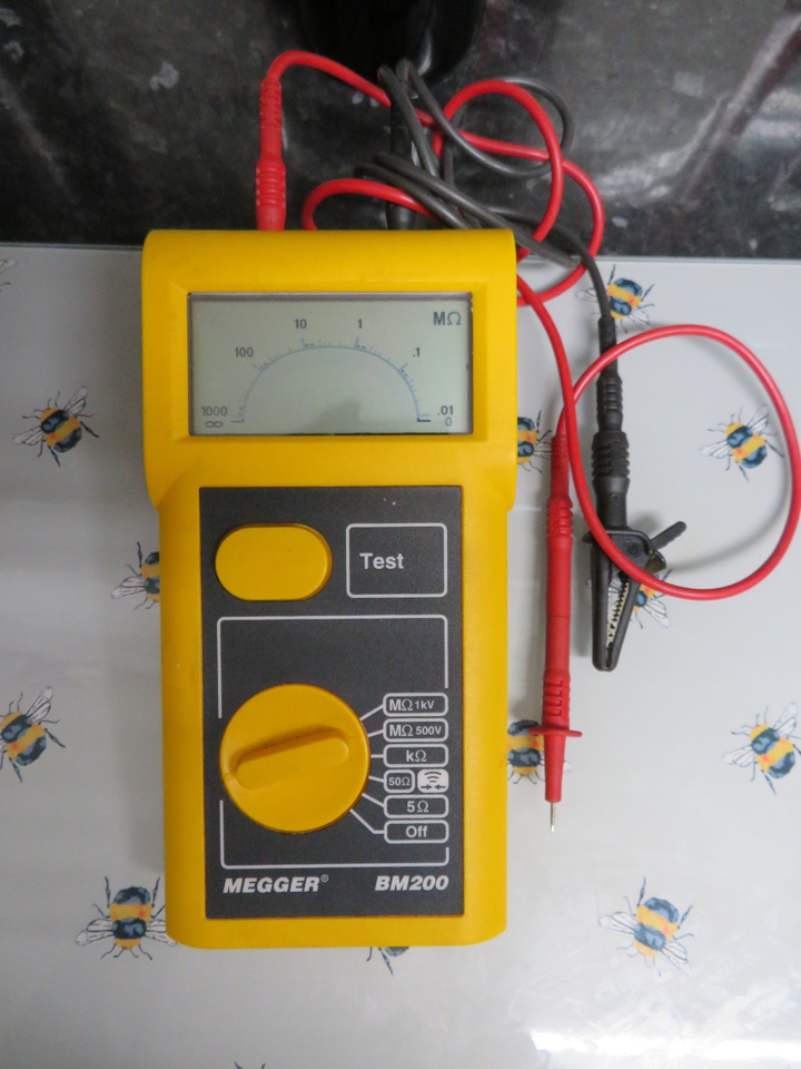 Megger BM200 Insulation Tester 1KV/500v/Kilohm/50ohm/5ohm + Case & Test ...