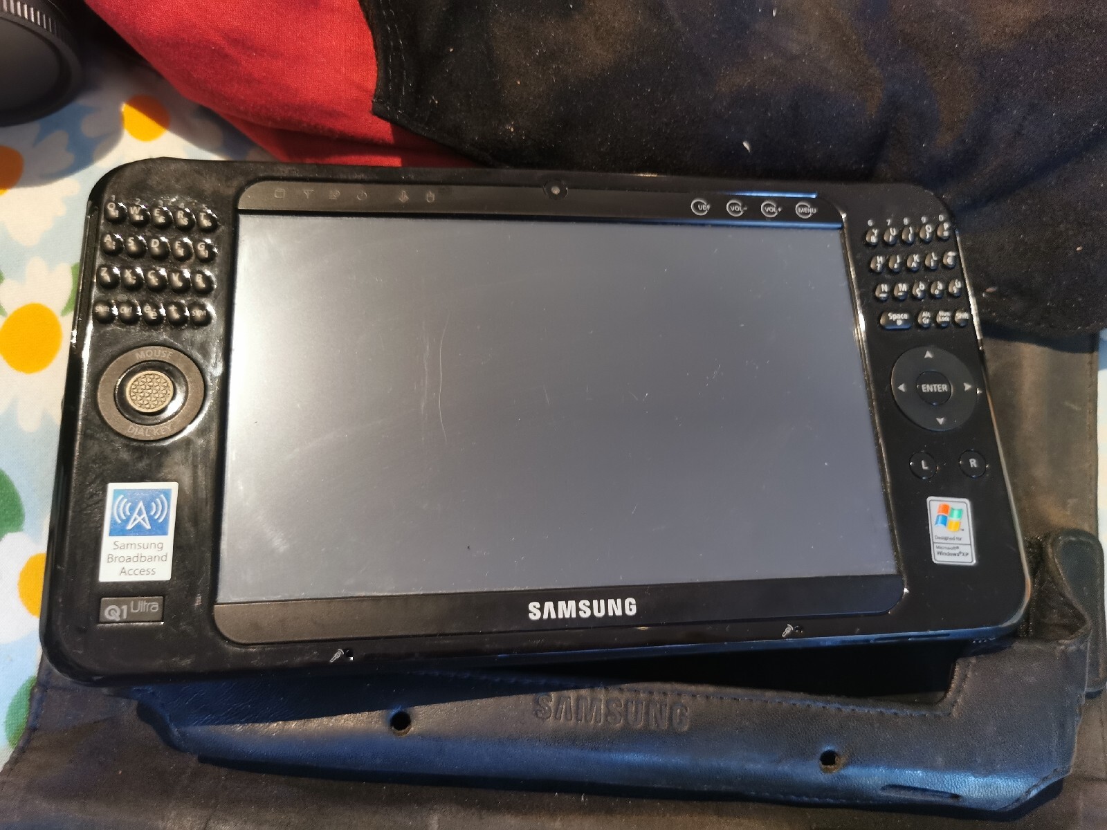 Samsung Q1 Ultra Computer Portatile Retrogaming Switch Steam Deck ...