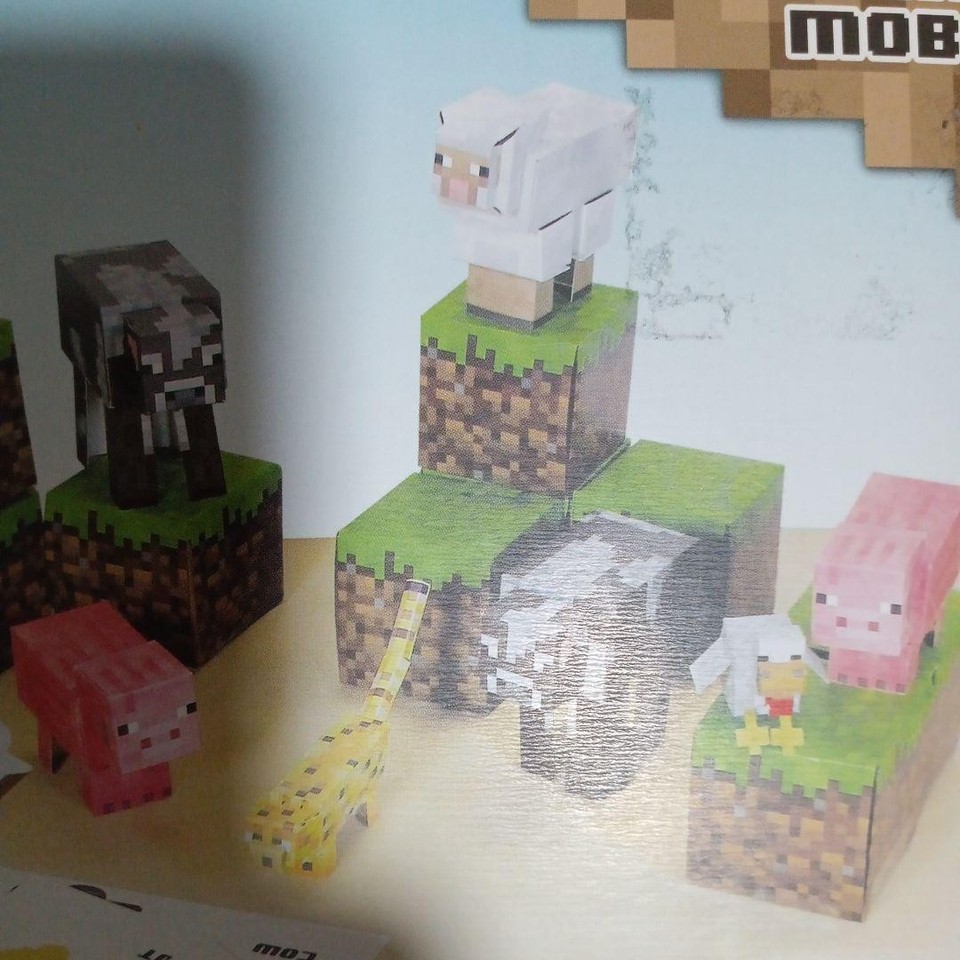 Minecraft Paper Craft Overworld Animal Mobs Grass Block 4 pcs Used | eBay