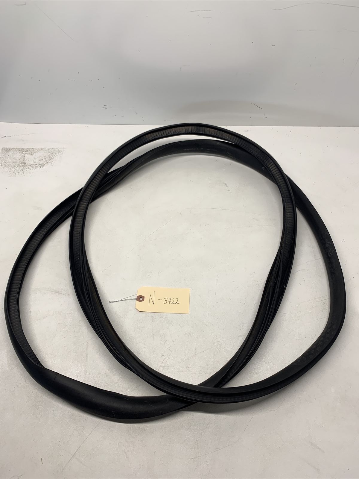 Tesla Model Y Door Seal Rubber Front Left 1497673-00-A 2020 3722 S2 | eBay