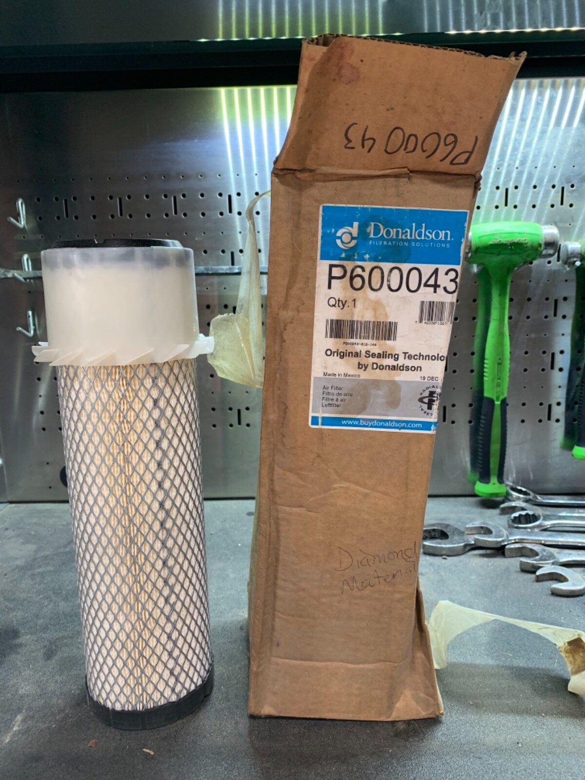 DONALDSON P600043 - Cross reference air filters