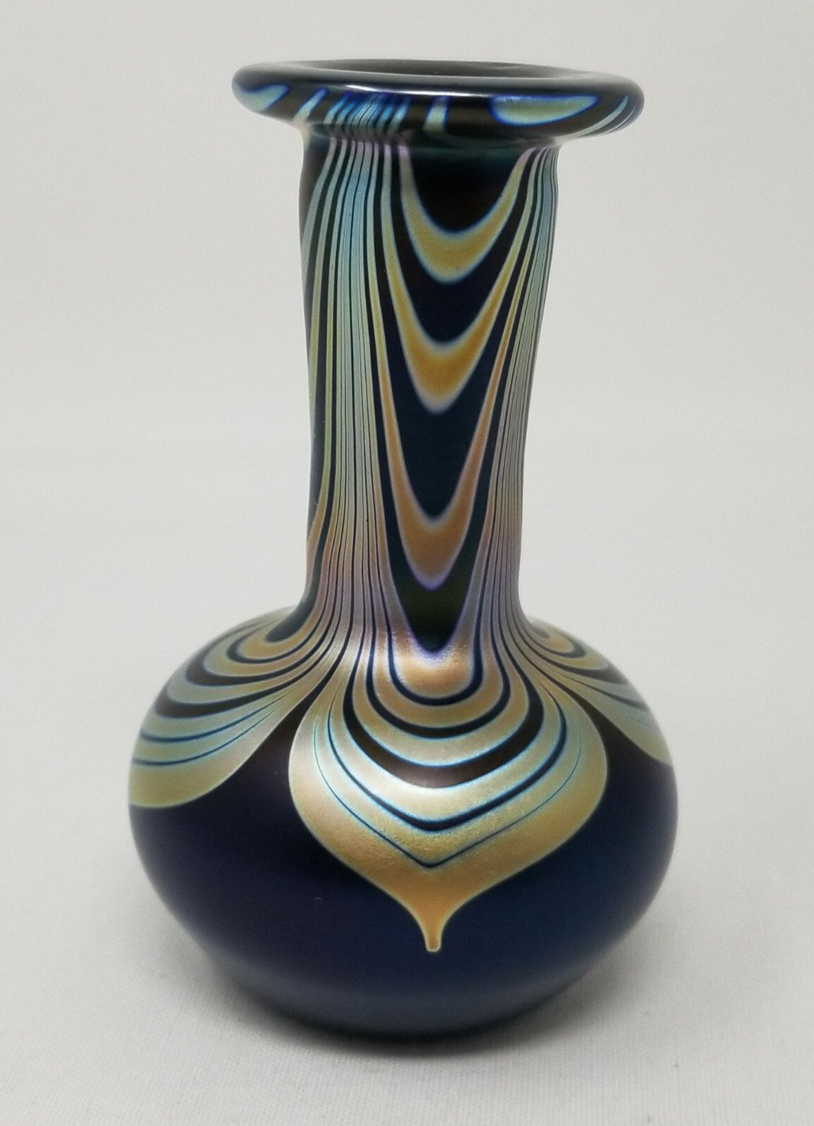 Stuart Abelman Glass Bud Vase 1986 Signed Iridescent Feather Design 4 ...