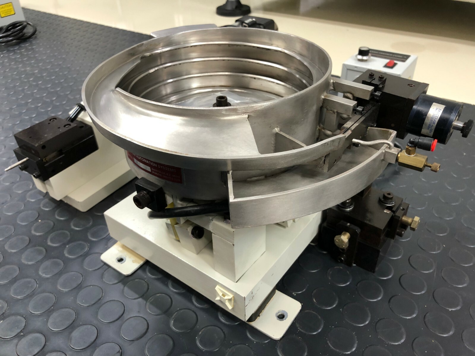 Cambridge Automatic Pin Inserter MD838P w/ Vibratory Bowl Feeder ...