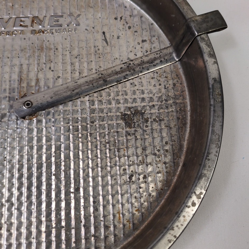VTG OVENEX Perfect Bakeware - SET OF 2 - 8.5" Cake Pans -Waffle Texture ...