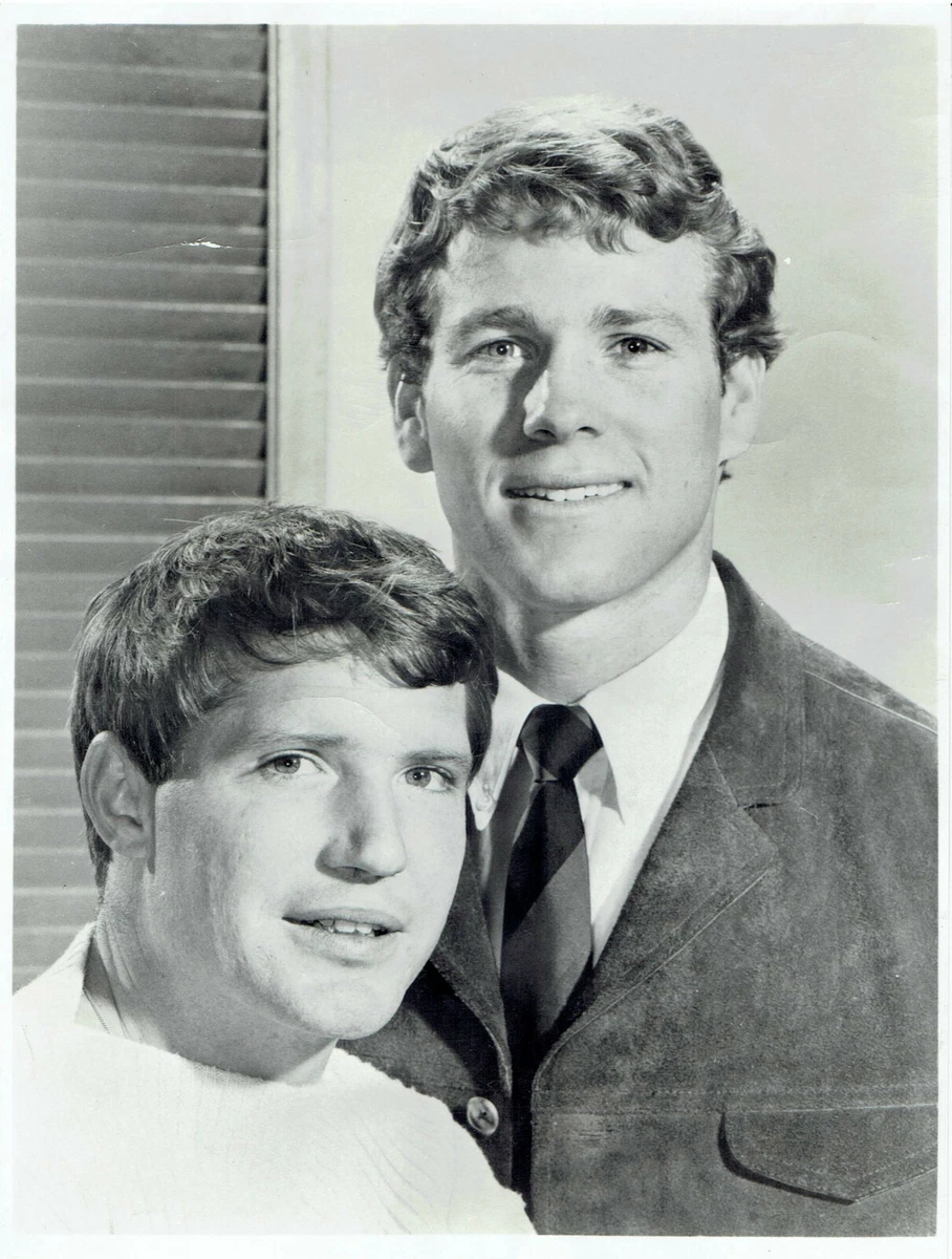 Christopher Connelly