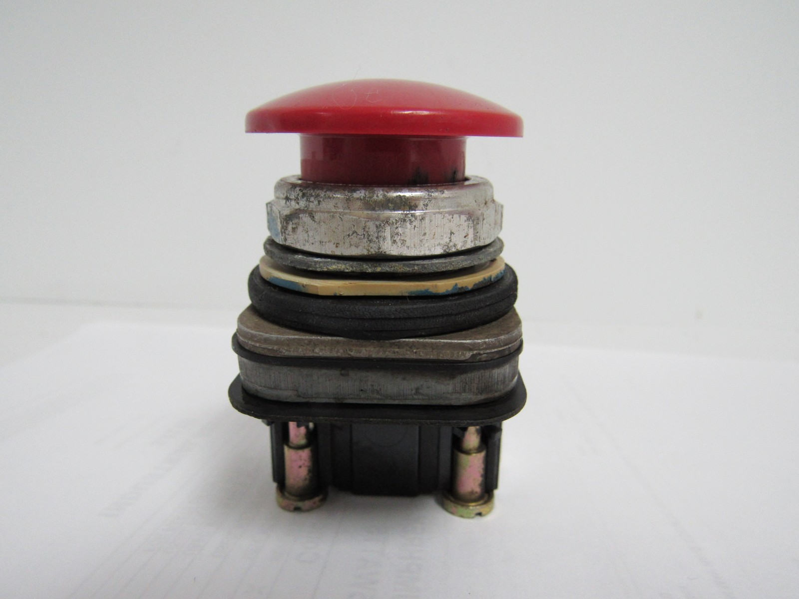 ALLEN-BRADLEY 800T-D6 SER.N RED MUSHROOM PUSH BUTTON | eBay