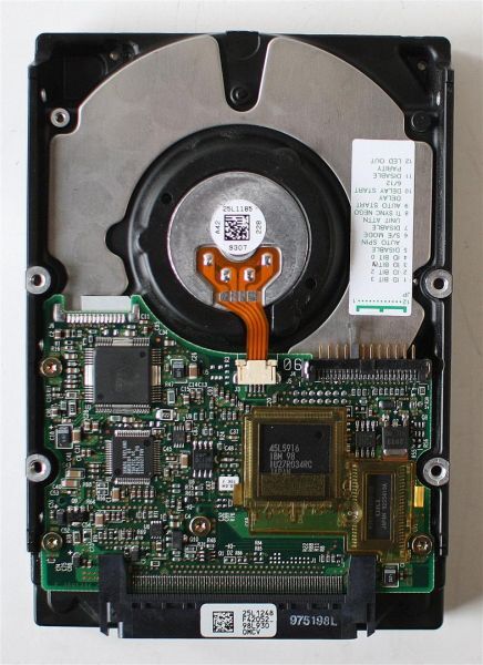 IBM 9GB Disque Dur SCSI , DNES-309170 P/N ' : 25L2143 MLC: F42007 Dp ...