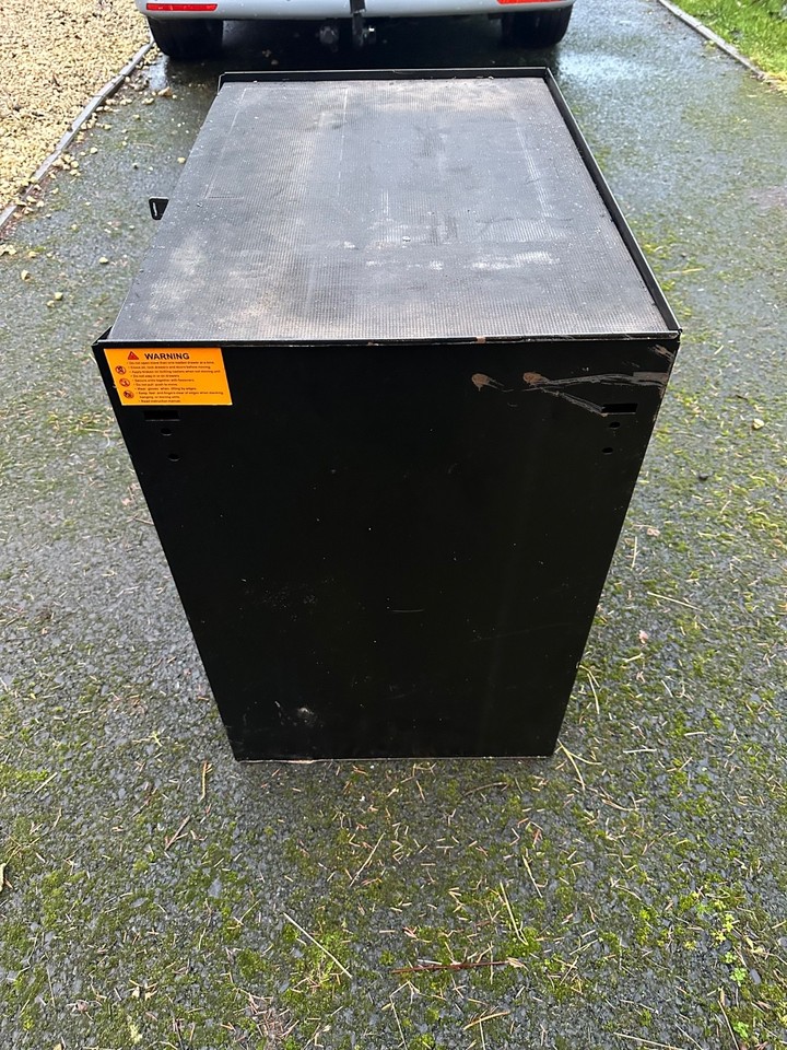 Halfords Advanced 6 drawer tool chest with caster wheels and handles ...