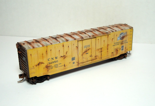 N Scale Micro Trains CNW custom weathered 50' plug door box car # 32950 ...
