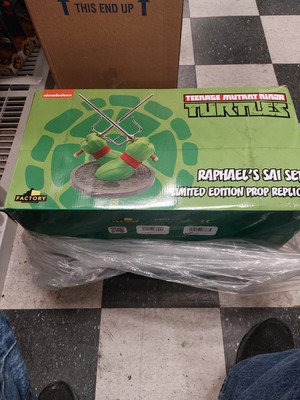Teenage Mutant Ninja Turtles / Raphael's Sai Set Limited Edition Prop ...