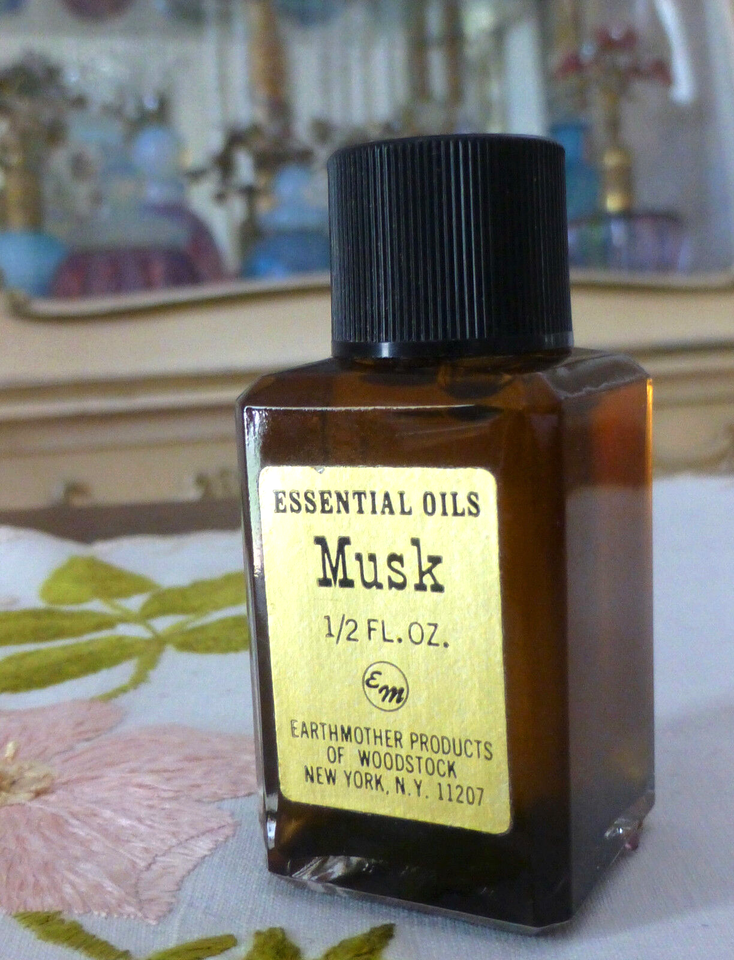 VTG 1960s EARTHMOTHER Products of Woodstock Real MUSK OIL 0.50 Oz 15ml ...