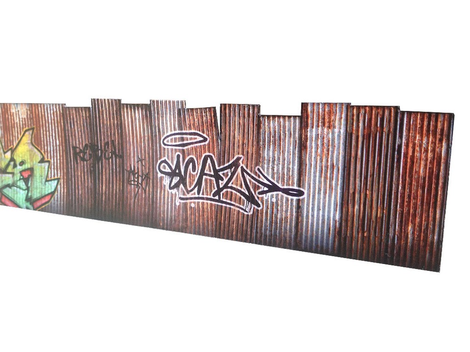 9ft CORRUGATED IRON FENCING & GRAFFITI CARD KIT OO GAUGE MODEL RAILWAY ...