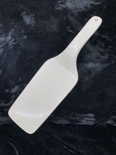 VINTAGE CERAMIC PIE OR CAKE CUTTER SERVER OFF WHITE 9" LONG X 2 1/2 ...