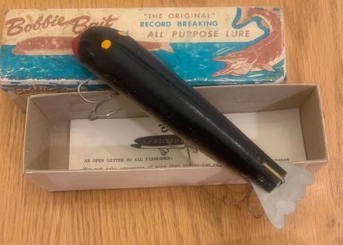 * VINTAGE BOBBIE BAIT 6 1/2" MUSKIE & OTHER LURE NEVER USED IN BOX D4 ...