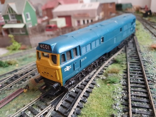 Tri-ang OO R357 Diesel Class 31 D5572 Locomotive POOR Runner BR Blue ...
