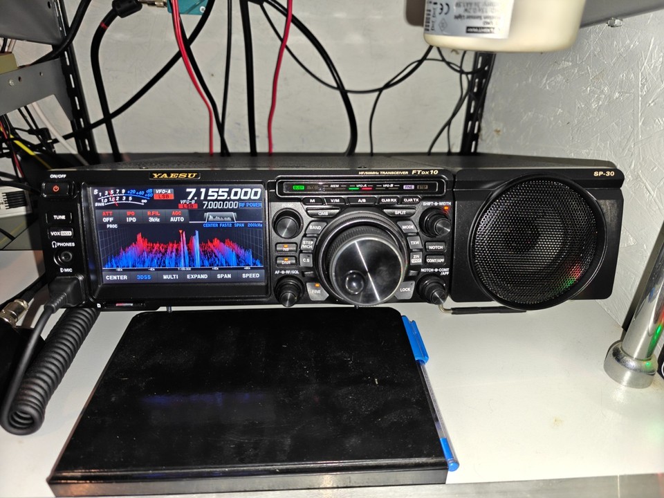 Yaesu FTDX10 HF/50/70MHz Transceiver with speaker and M-90 | eBay UK