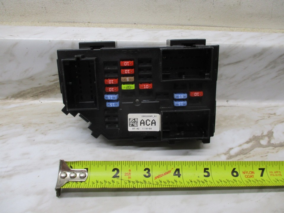 22745713 08 to 13 Silverado Sierra 1500 Cabin Junction Block Relay Fuse ...