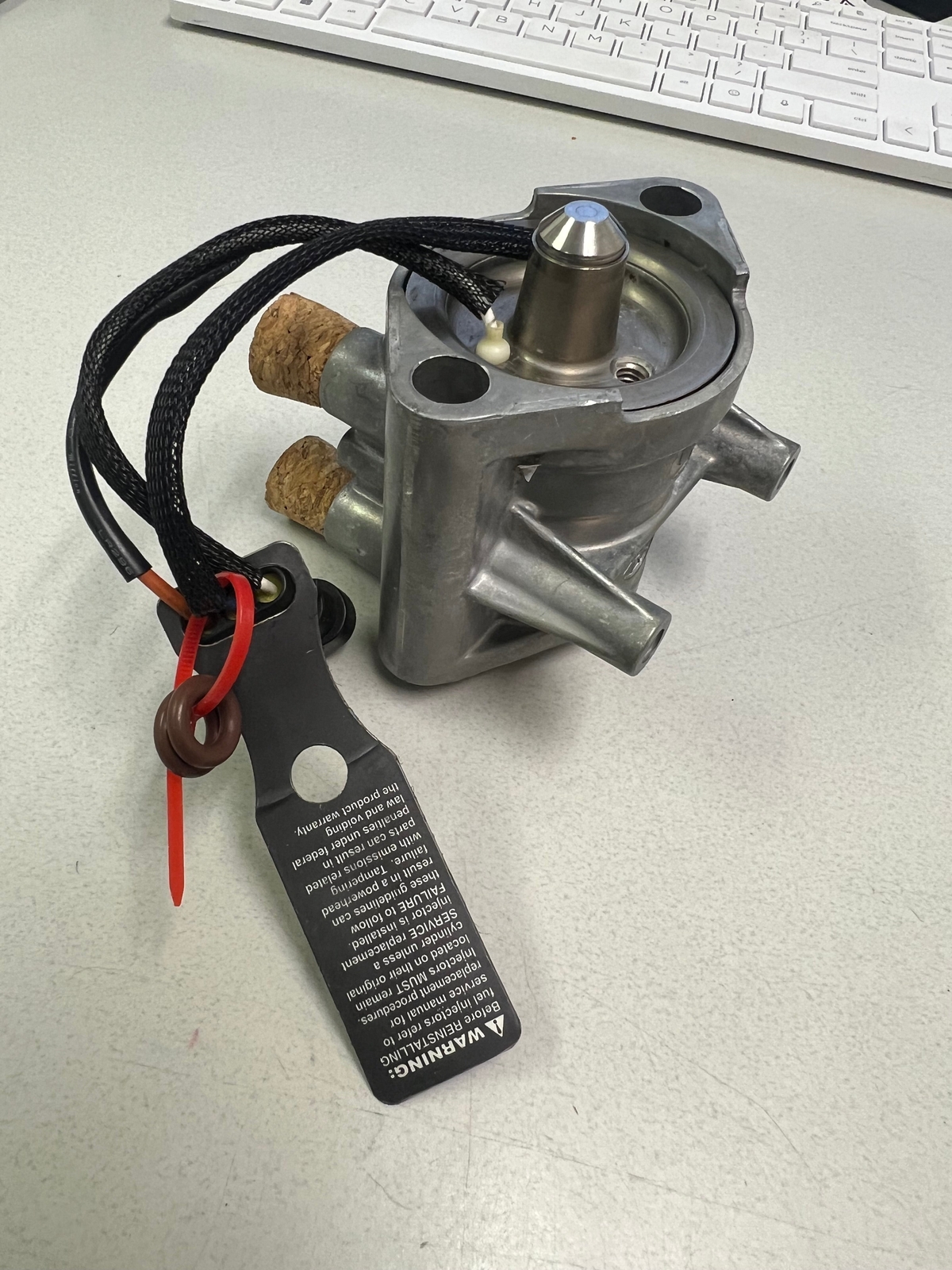 REFURBISHED Evinrude ETEC 90hp 2 stroke outboard fuel injector (351056 ...