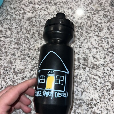 Specialized 26 Oz Fixy House Party Distro Bottle Team Black 26 oz ...