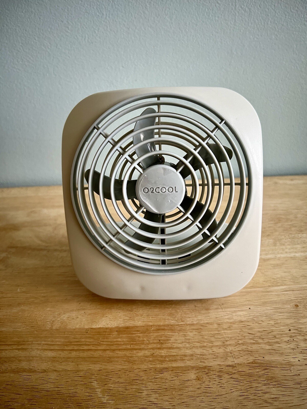 O2COOL 5 Inch Battery Powered Fan Portable Desk/Tent Fan 2 Cooling ...