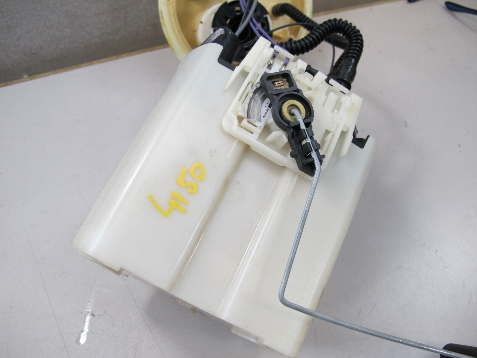 2009-2014 FORD F150 SUPERCAB TANK MOUNTED FUEL GAS PUMP ASSEMBLY AL34 ...