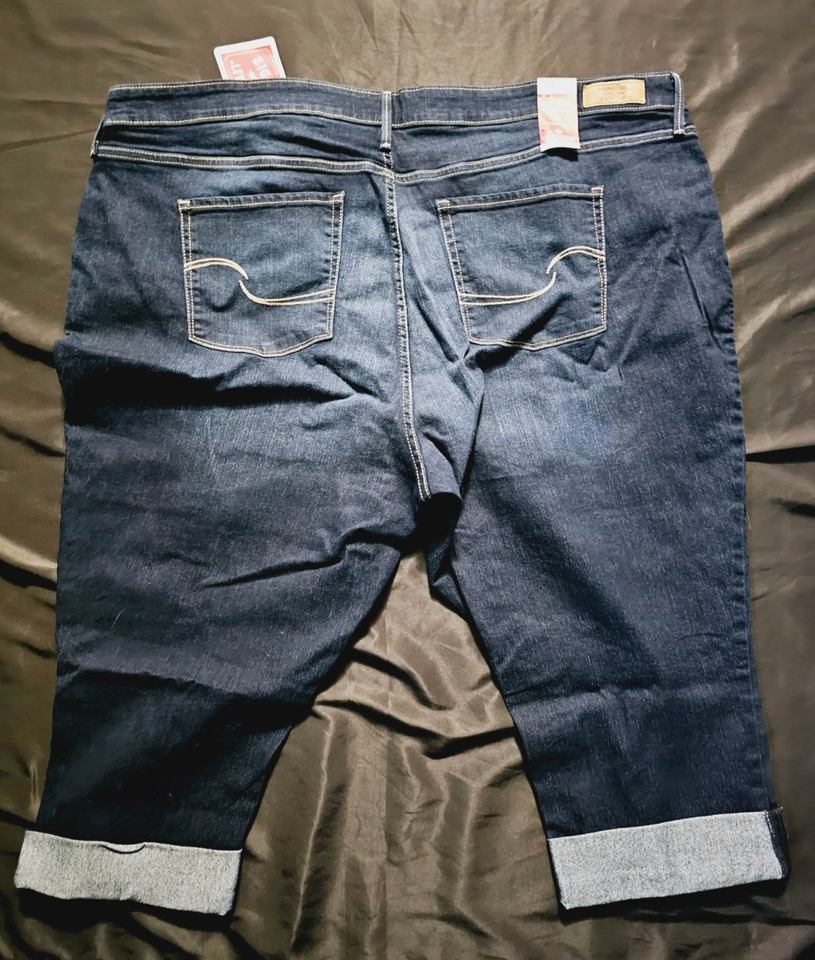 Levi Straus & Co Signature Modern Capri Stretch Dark Blue Denim (Size ...