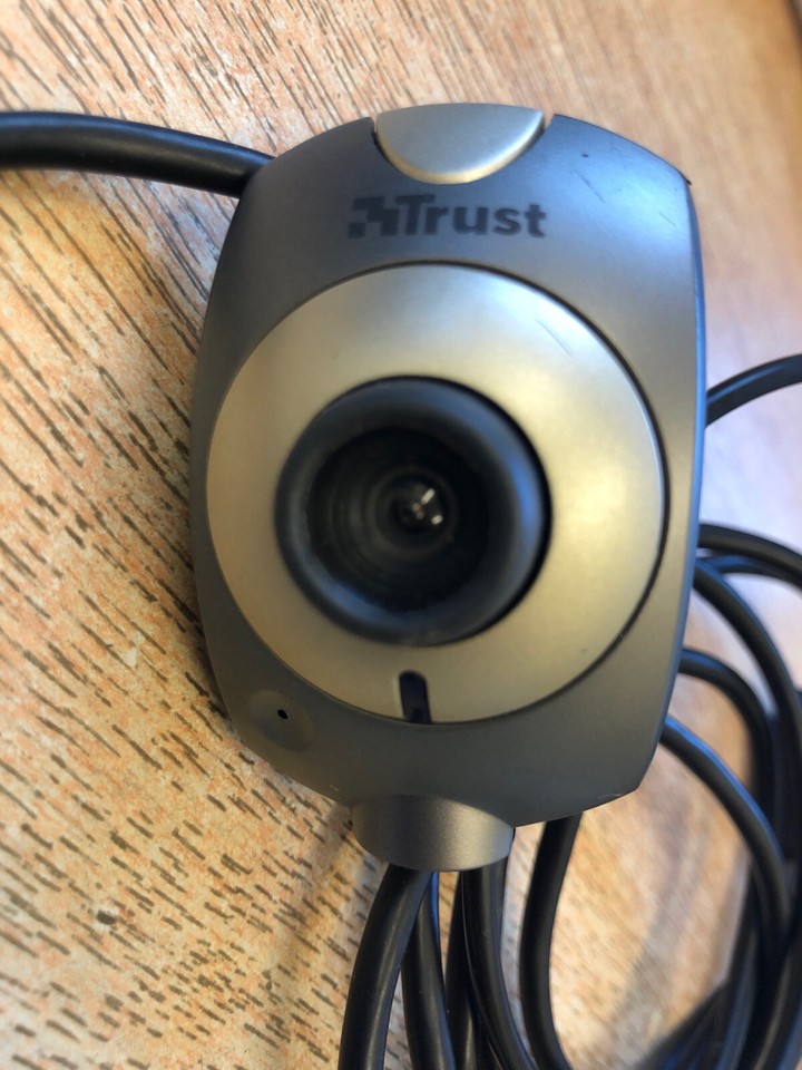 Trust WB-1400T Webcam for PC Laptop 352 x 288 1MP Snapshot USB Skype ...