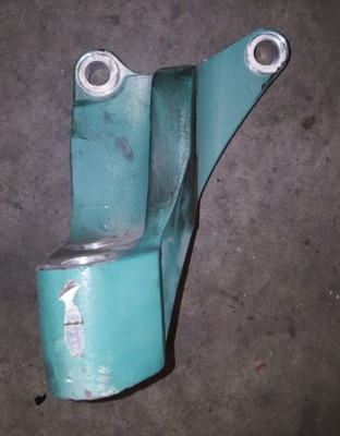 VOLVO D13 LH REAR ENGINE MOUNT 20908871 | eBay