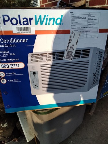 New Sealed 6,000 BTU Window Air Conditioner 23-36"in Manual Push Butn ...
