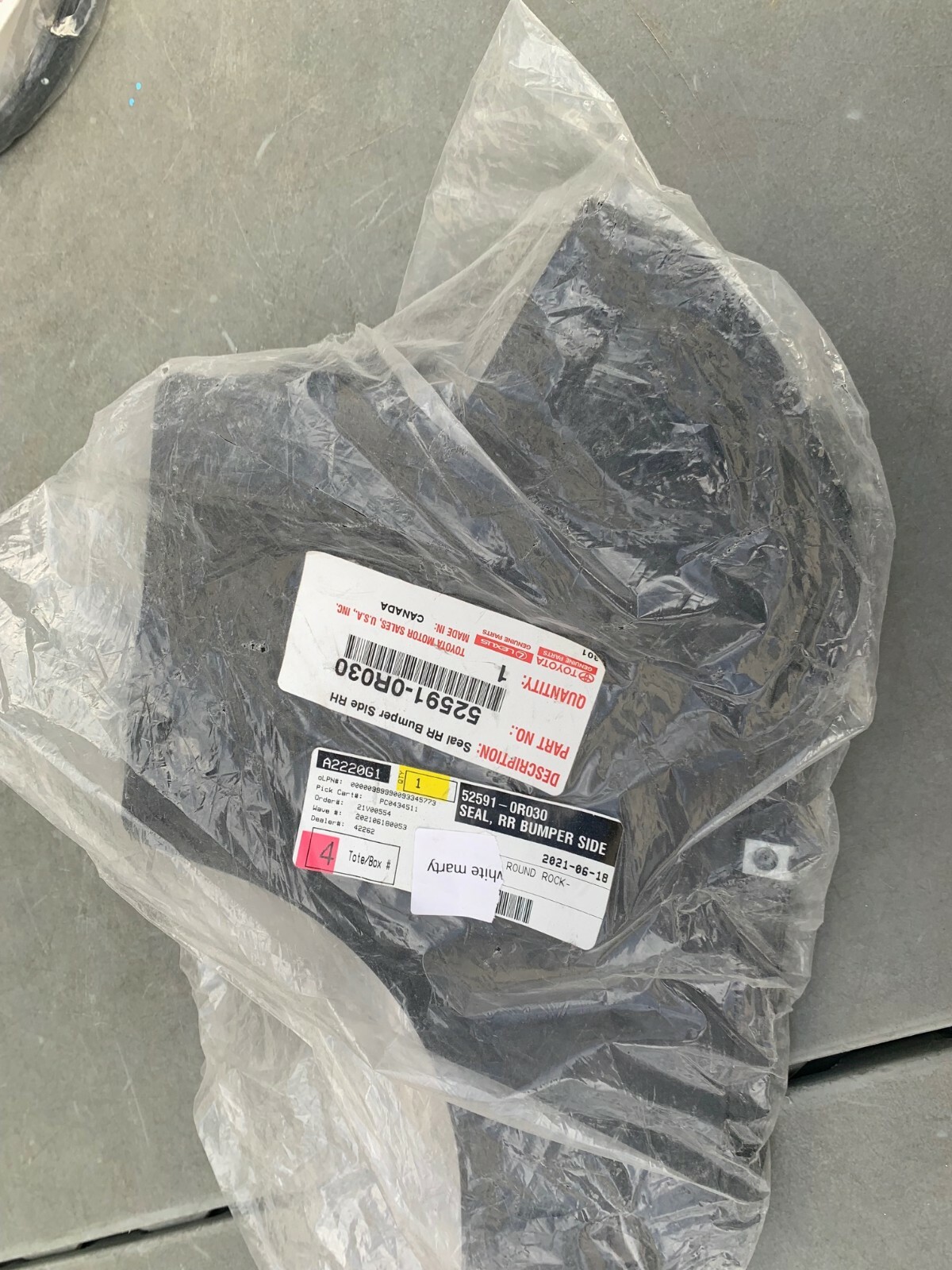 TOYOTA 525910R030 Genuine OEM Side Seal for sale online | eBay