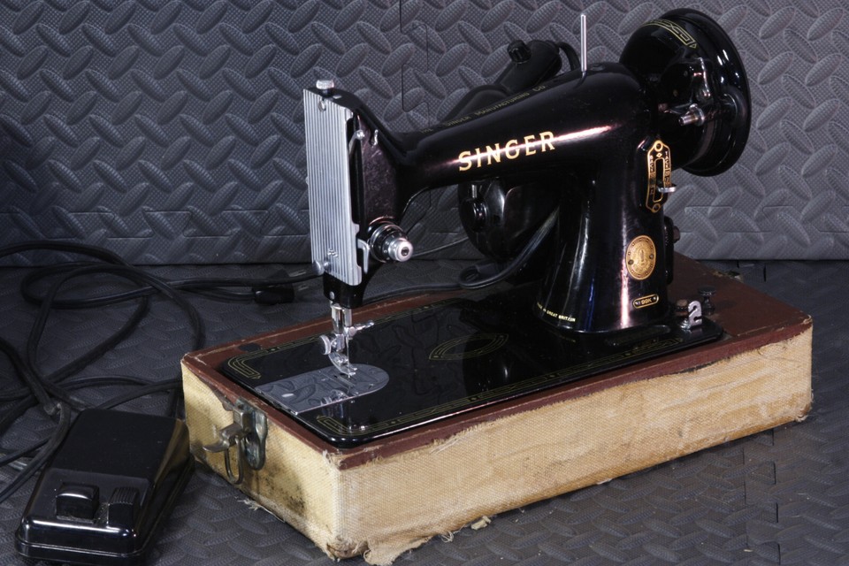 Vintage Singer Sewing Machine - 1955 K99 - Nearly Mint Condition | eBay